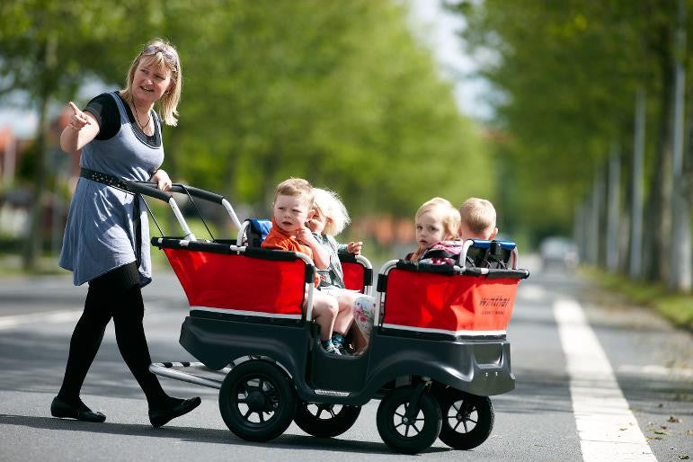 Winther Turtle Kiddy Bus - 4 Seat Standard Kids Pram/Children's Buggy ...