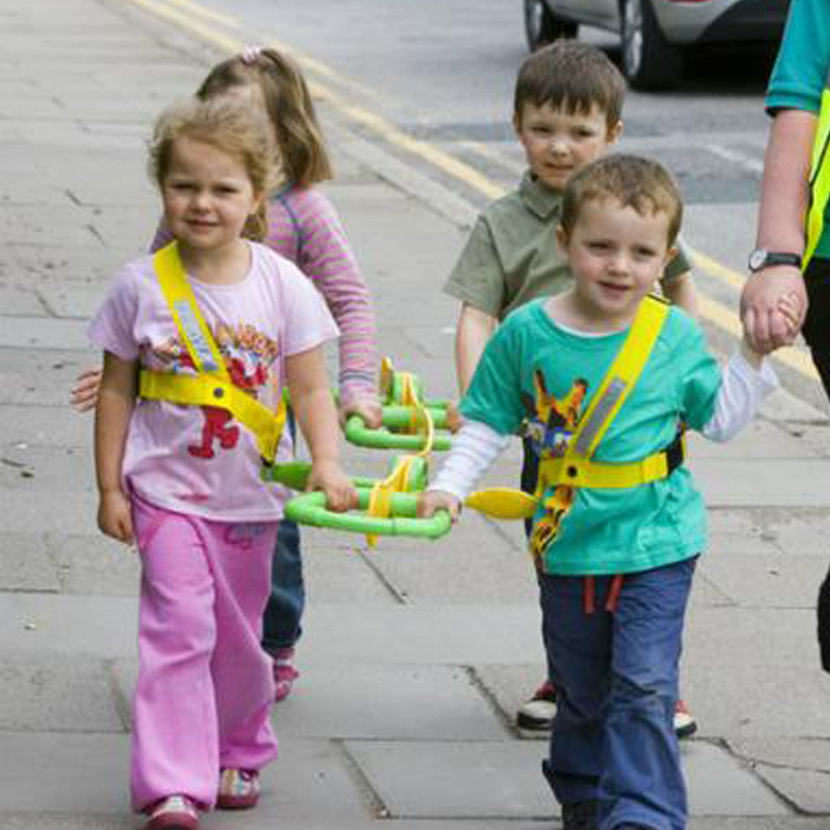 Walkodile Quattro - Simpler, Safer Walks with Four Children ...